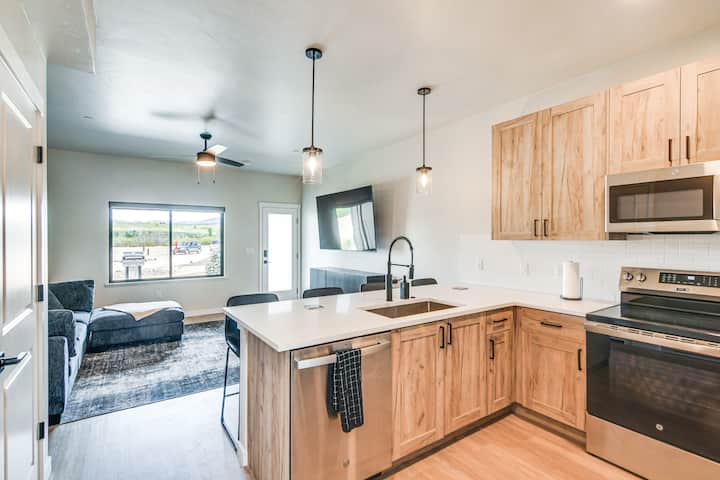 Granby Ranch Escape: Shuttle To The Slopes! - Granby, CO