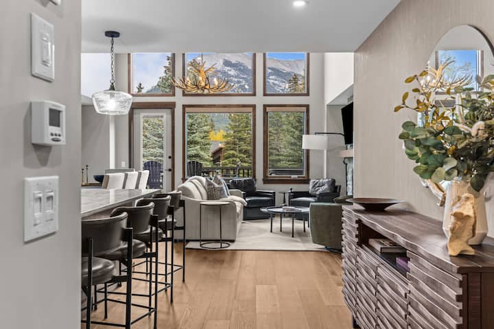 Brand New Luxury Villa | Private Hot Tub - Canmore