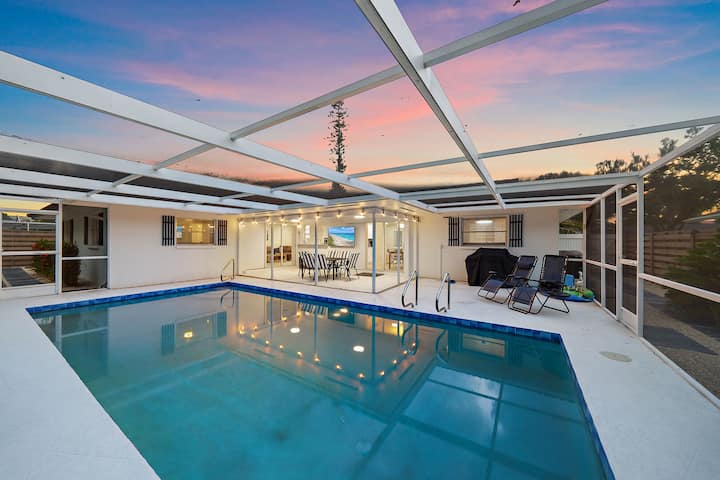 Riviera Retreat | Heated Pool + Game Table - Sarasota, FL