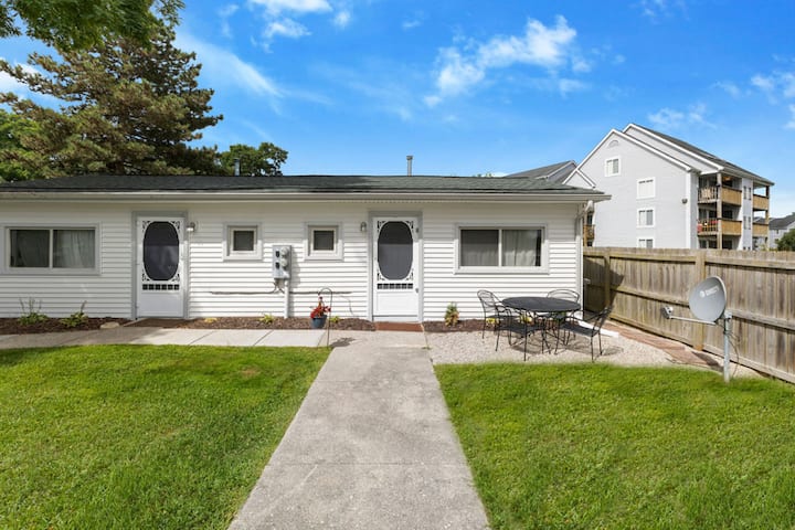 Cottage W/ Lake Access Unit 4 - Whitmore Lake, MI