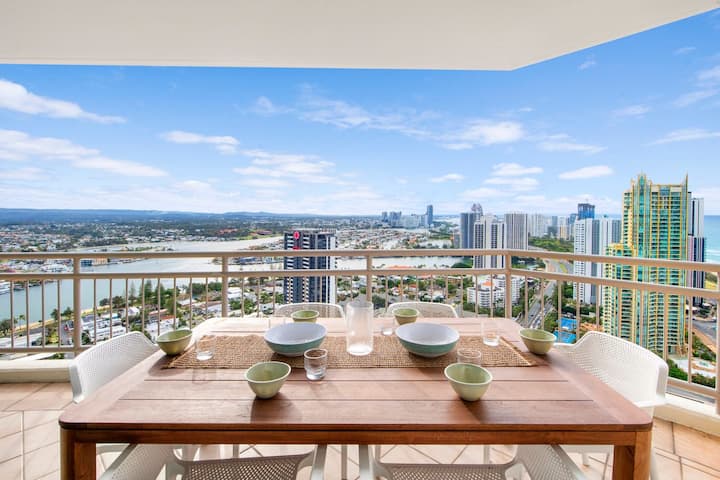 Crown On Palm - Surfers Paradise