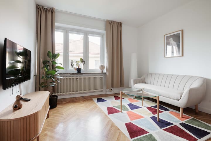 Charming Studio In Calm Suburb - Sundbyberg