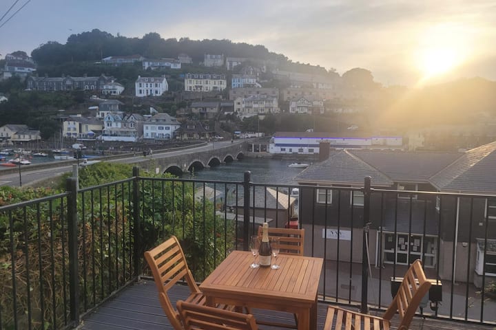 Looe Cottage - Seaside Views, Log Fire, Sleeps 4 - Looe