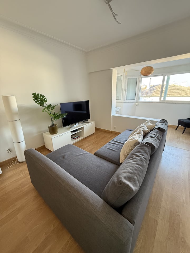 Cascais Cozy Apartment - 15 Min Walk To The Beach - Cascais