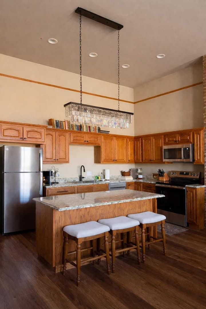 Downtown Apt With Historic Charm & Character - Winona, MN