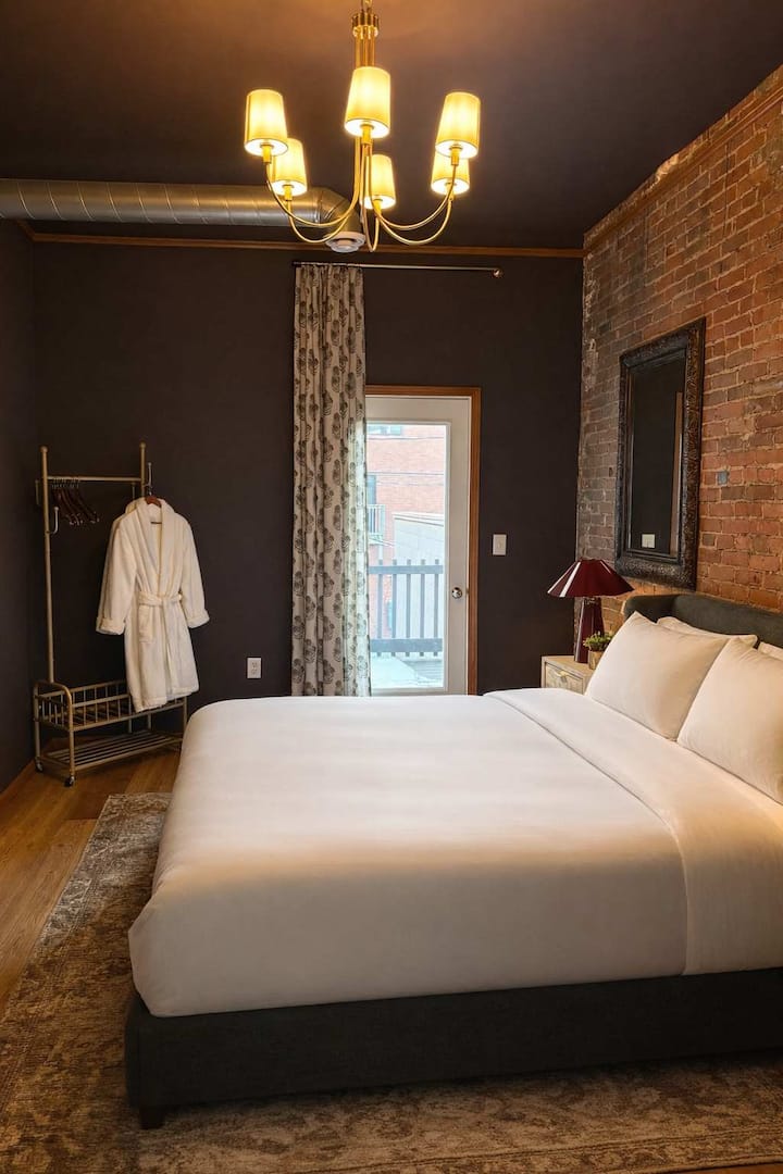 Downtown Apt With Historic Charm & Character - Pickwick, MN