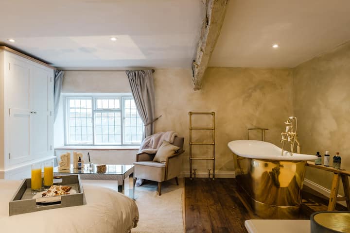 Beautifully Presented Dog Friendly College Cottage - Burford