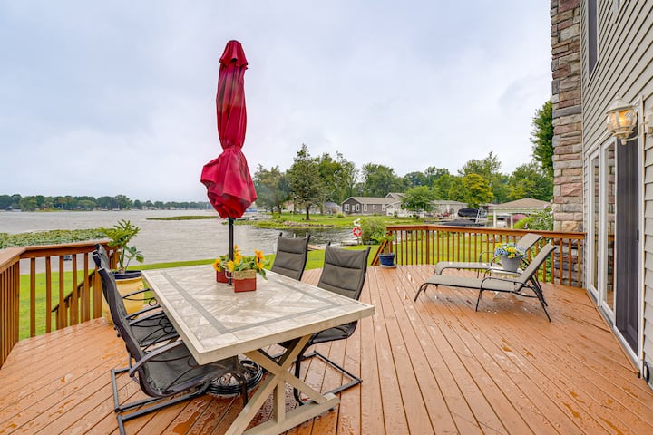 Garage Game Room, Bar: Coldwater Lake House! - Rose Lake, Coldwater