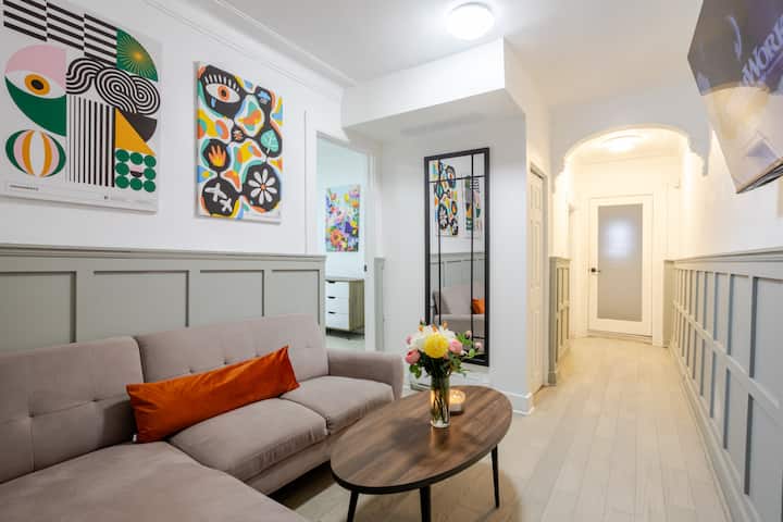 The Metro Stay – Vibrant 3br In Gay Village - Montreal
