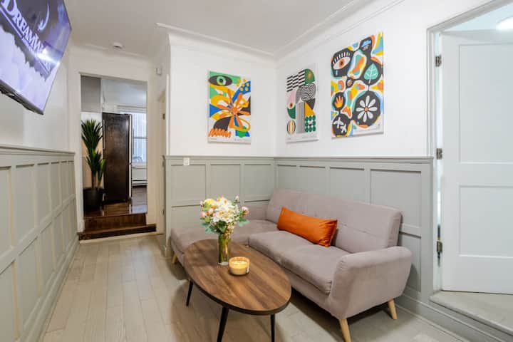 The Metro Loft – Vibrant 3br In Gay Village - Montreal