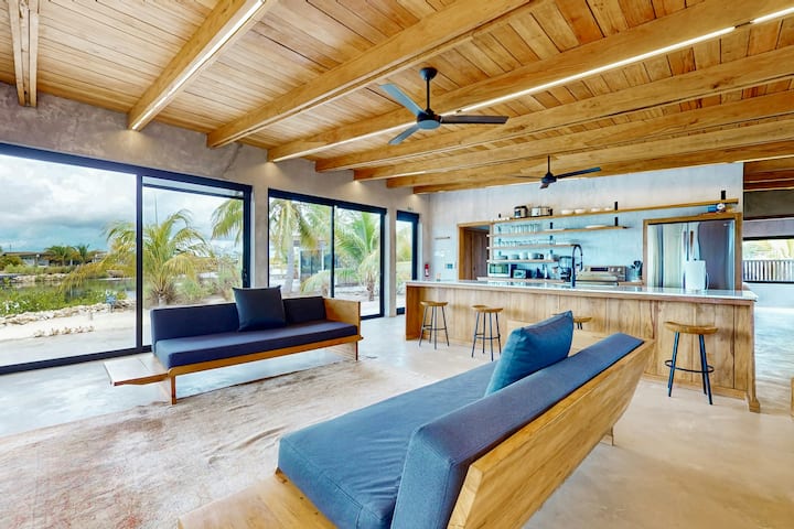 3br Dog Friendly Villa With Wifi & Water View - Placencia