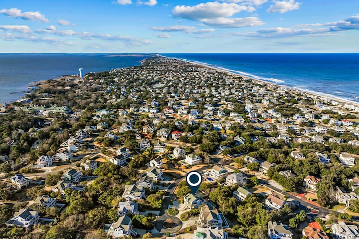 6br Coastal Charmer With Pool, Tennis, & Decks - Duck, NC