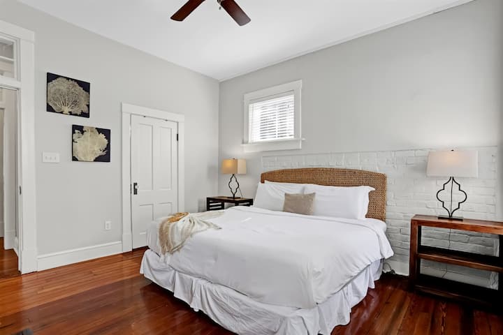 Flat Near Forsyth & Dining – Prime Historic Area - Savannah, GA