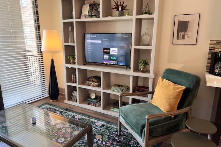 Nostalgic Decor, 8 Mins To Broadway, Gym/parking - Nashville, TN