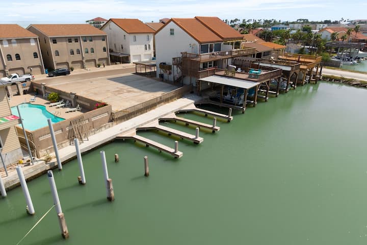 Cozy Condo On The Water W/pool & Boat Slip! - Port Isabel, TX
