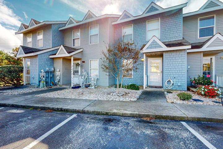 2br 2-story With Private Patio, Ac, & W/d - Kitty Hawk Beach