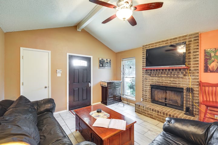 Walk To At&t Stadium: Game Day Home Base W/ Patio! - Arlington, TX