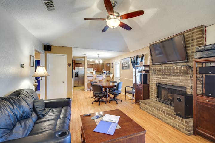 4 Blocks To At&t Stadium: Home W/ Bbq-ready Yard! - Conquistador, Arlington