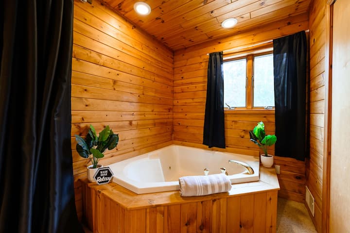 Up North Getaway - Gaylord, MI