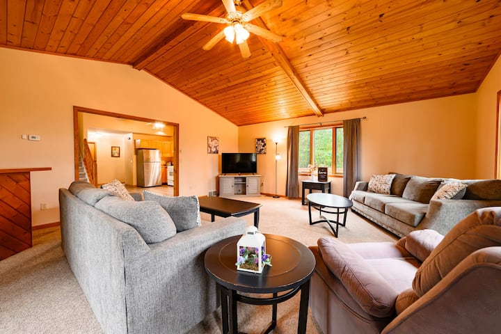 Up North Getaway - Gaylord, MI