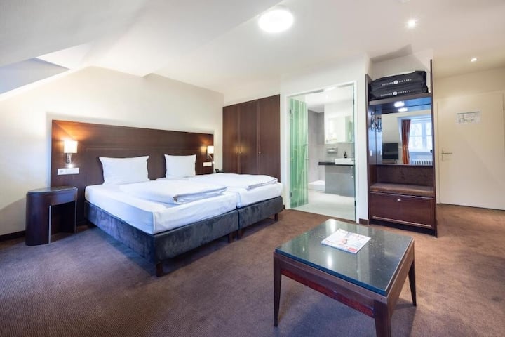 Discover Room Near Velbert Forest Free Parking - Ratingen