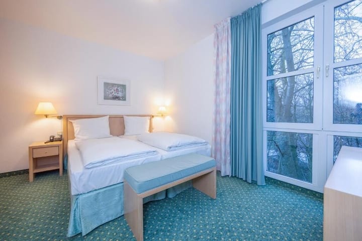 Indulge Room Near Grugapark Pets Parking Allowed - Velbert