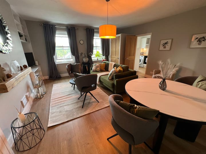 Bright Teddington Home Near River Walks - Kingston upon Thames