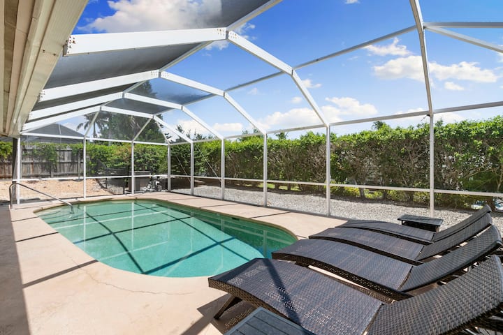 Sunny Marco Home With Heated Pool Near Beaches - Marco Island, FL
