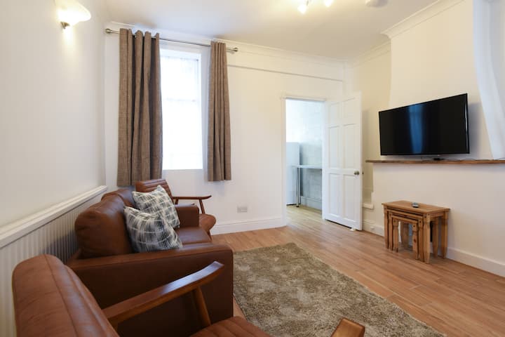 Clive’s Abode | Centrally Located 2br Family Home - Portsmouth