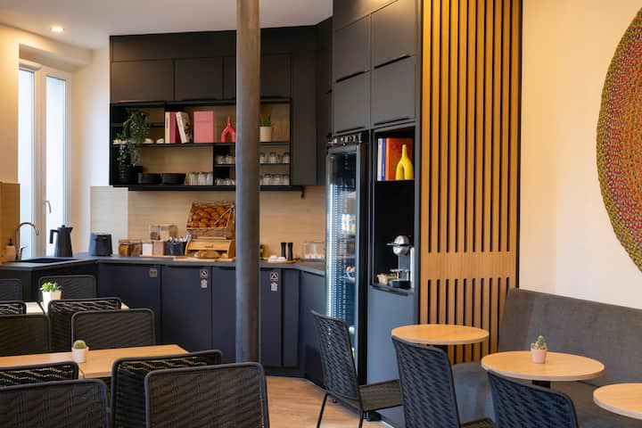 Korner ÉToile - Chambre Triple - Paris