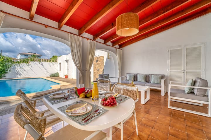 Christin - Ideal Property Mallorca - Cala Ratjada