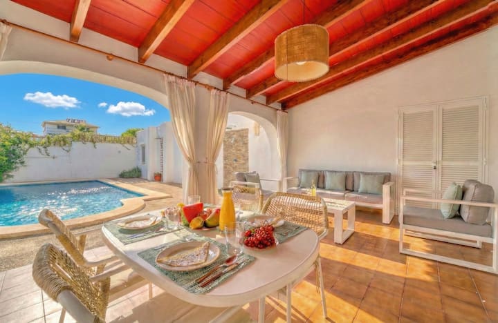 Christin - Ideal Property Mallorca - Cala Rajada