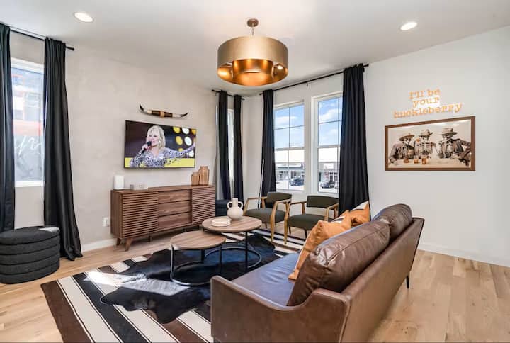 Cozy Rooftop Firepit • City Views • 5 Mi To Dt - Nashville, TN