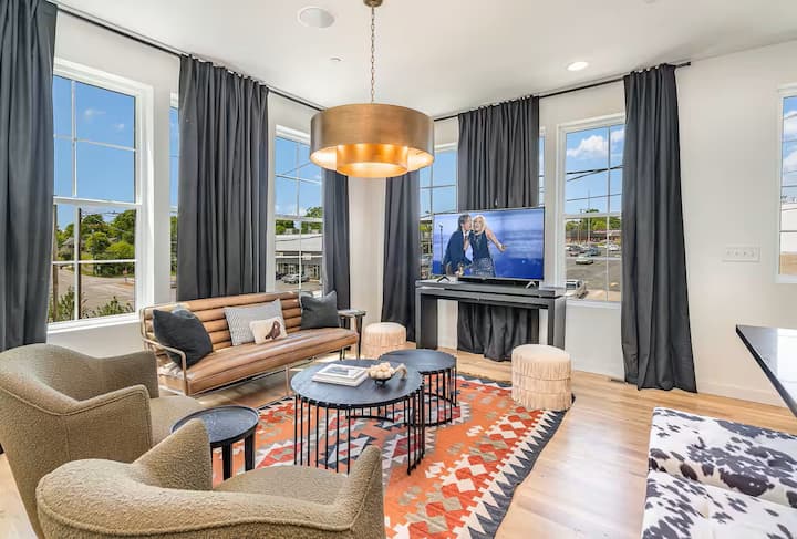 4 Homes, 2 Hot Tubs, Sleeps 40+, 5 Min To Downtown - Nashville, TN