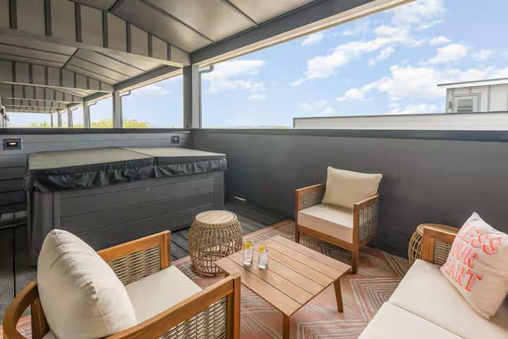 4 Homes, 2 Hot Tubs, Sleeps 40+, 5 Min To Downtown - Nashville, TN