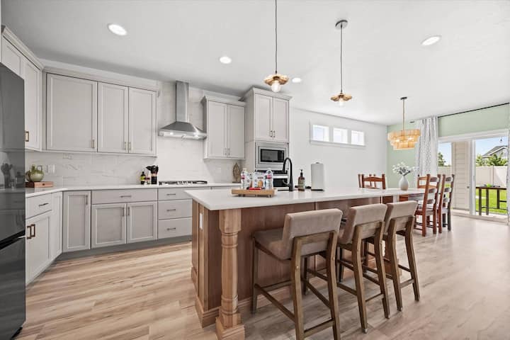 Modern Home W/ Firepit, Bikes, & Community Perks - キシミー, ID