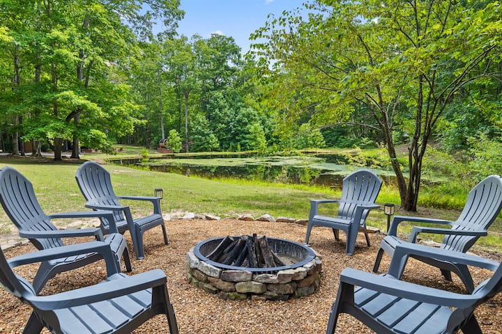 2 Tiny Homes, 2 Hot Tubs, 2 Saunas, Sleeps 12! - Monteagle, TN