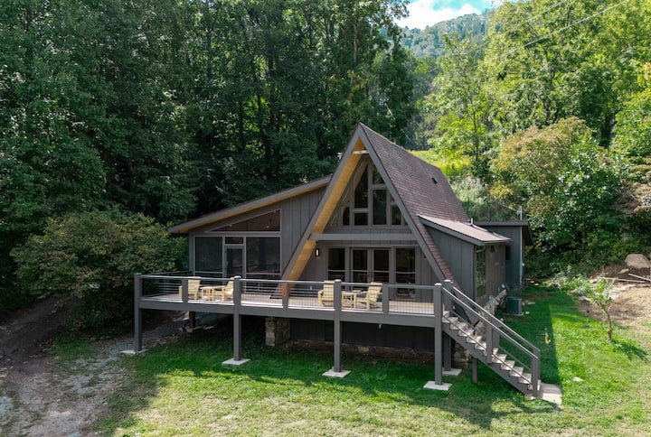 3br Mountain Chalet | Large Yard | Near Asheville - Weaverville, NC