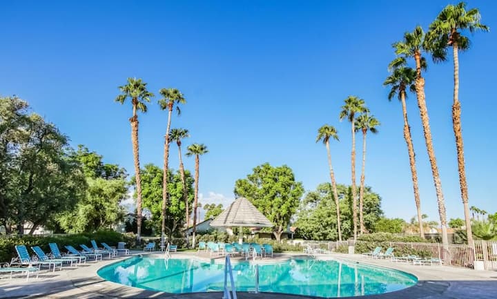 Desert Breezes Resort | 1 Bedroom Suite W/ Balcony - La Quinta, CA