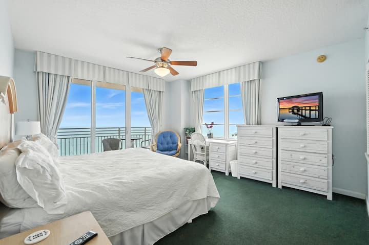 *New Listing!* 2br W/ Private Ocean Front Balcony - Daytona Beach, FL