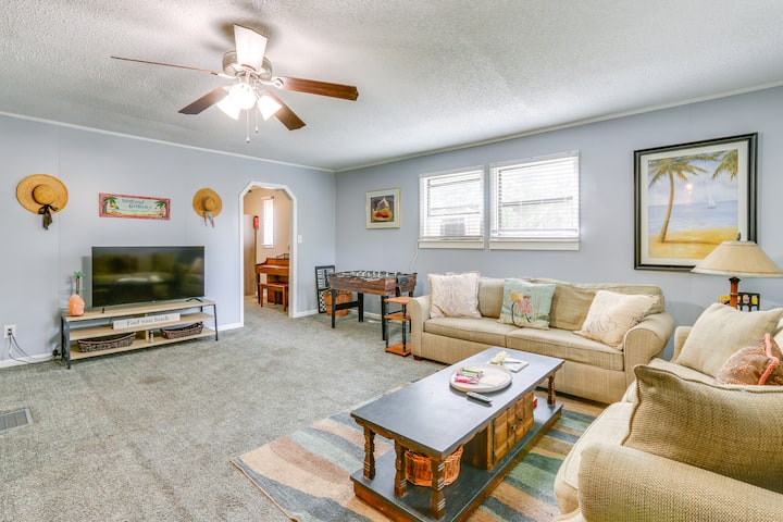 1 Mi To Sands Beach: Walkable Island Home W/ Yard! - Beaufort, SC