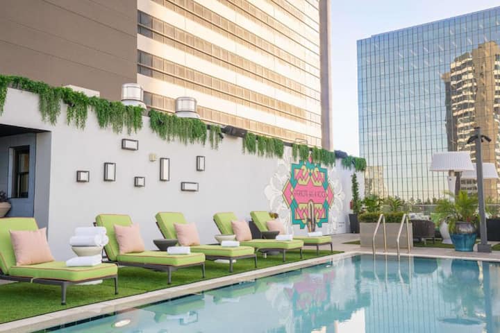 No Pet Fee + Downtown Location + Pool Pool - Nashville, TN