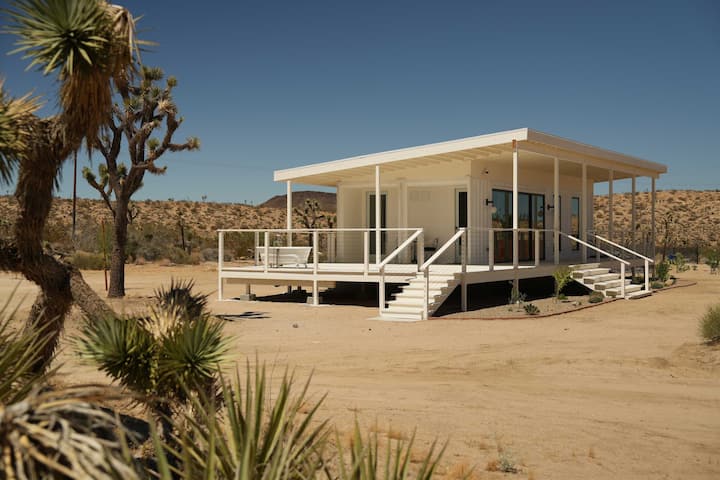 Luxury 1br Joshua Tree: Outdoor Bath & Swing - Yucca Valley, CA