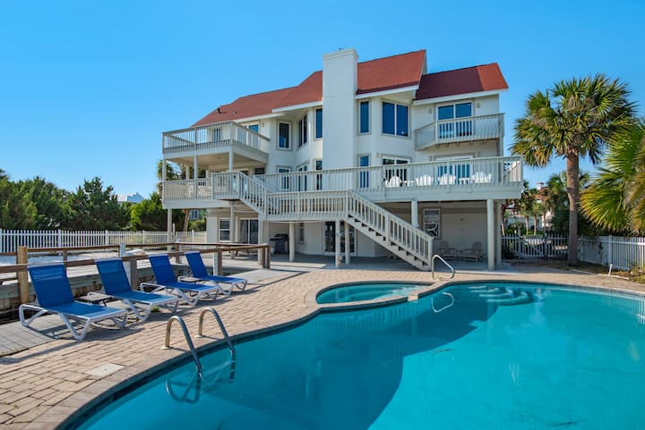 No Bad Days: Boat Dock | Private Pool | Game Room - Gulf Breeze, FL