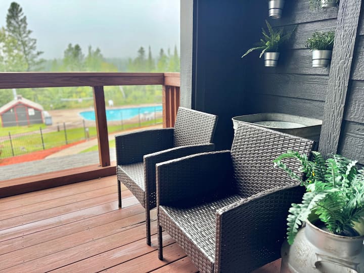 Updated Ski-in/ski-out Condo | Hot Tub & Pool - Lutsen, MN