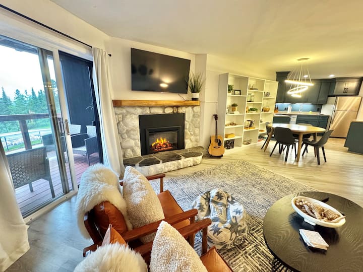 Fully Updated Condo Ski In Ski Out Hot Tub Pool - Lutsen, MN