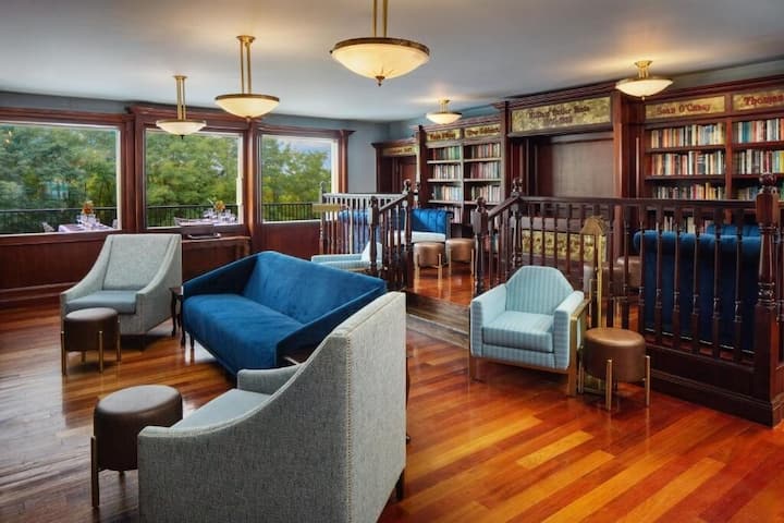 Intimate Unit W/ Authentic Irish Ambiance+shuttle - Galena, IL