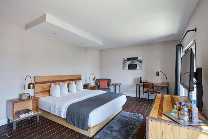 Relaxing Balcony Retreat W/ Stunning Skyline View - New York