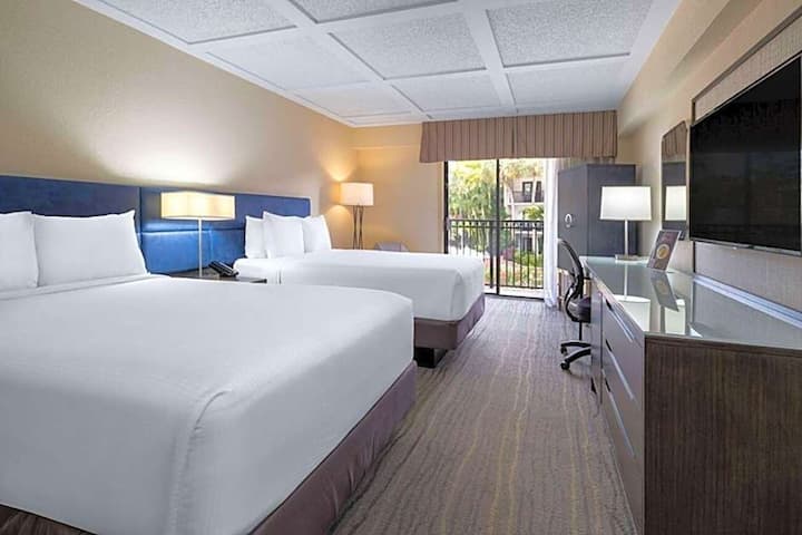 Wyndham Boca | 2 Doubles | Balcony | Parking - Boca Raton, FL
