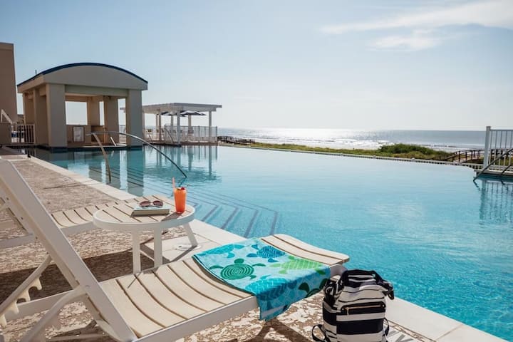 Relax In A Seaside Villa W/ Great Views | 3 Units - Galveston, TX